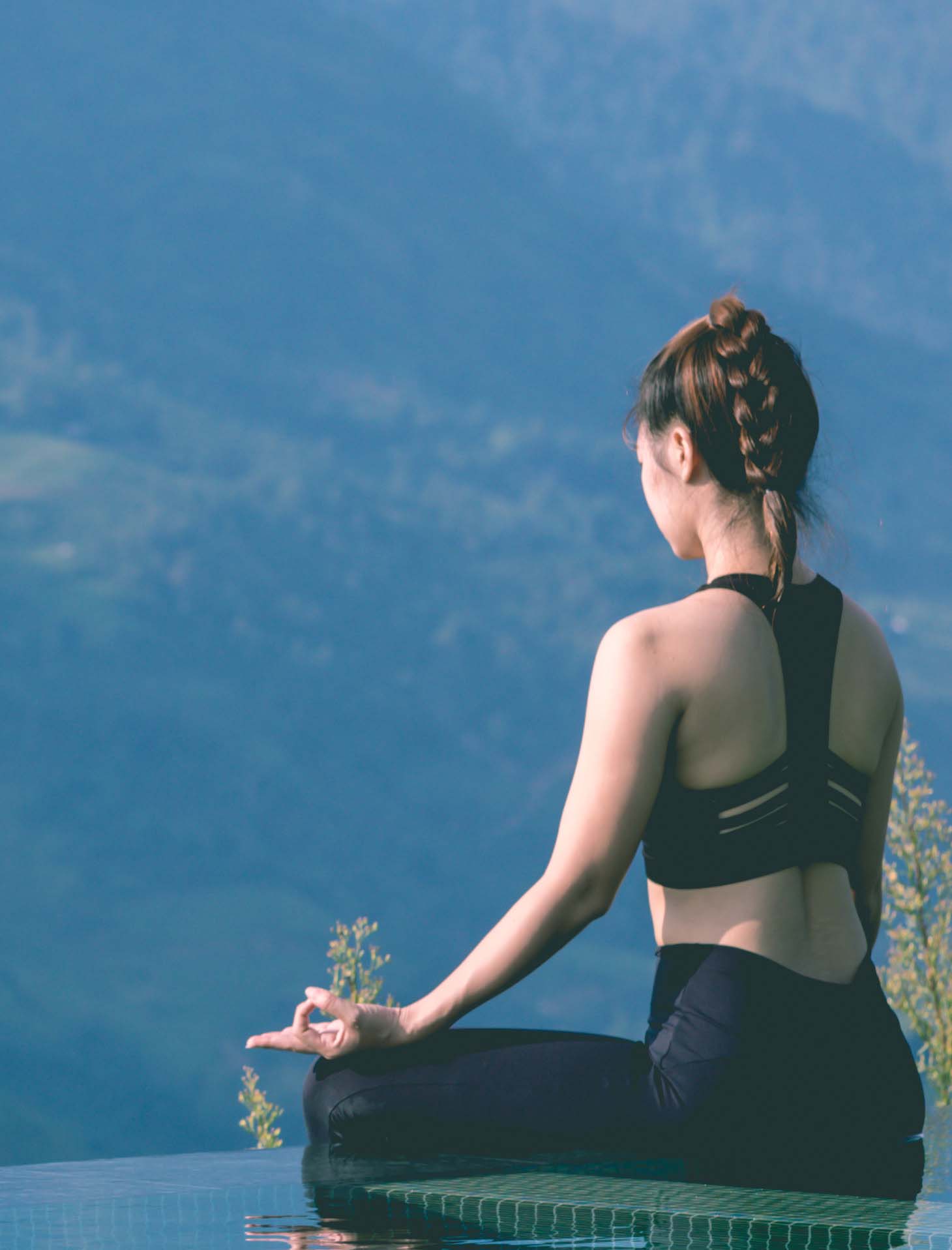 WHY YOGIS LIVE BY WATER? - Yoga Magazine